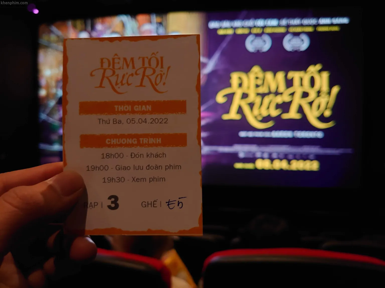 Review phim Đêm Tối Rực Rỡ! - Tận cùng của bế tắc — Khen Phim