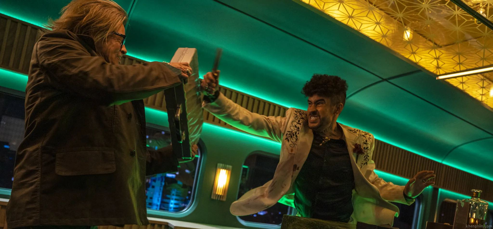 Review phim Bullet Train: Gay cấn, lật mở, đã mắt trong từng pha hành ...