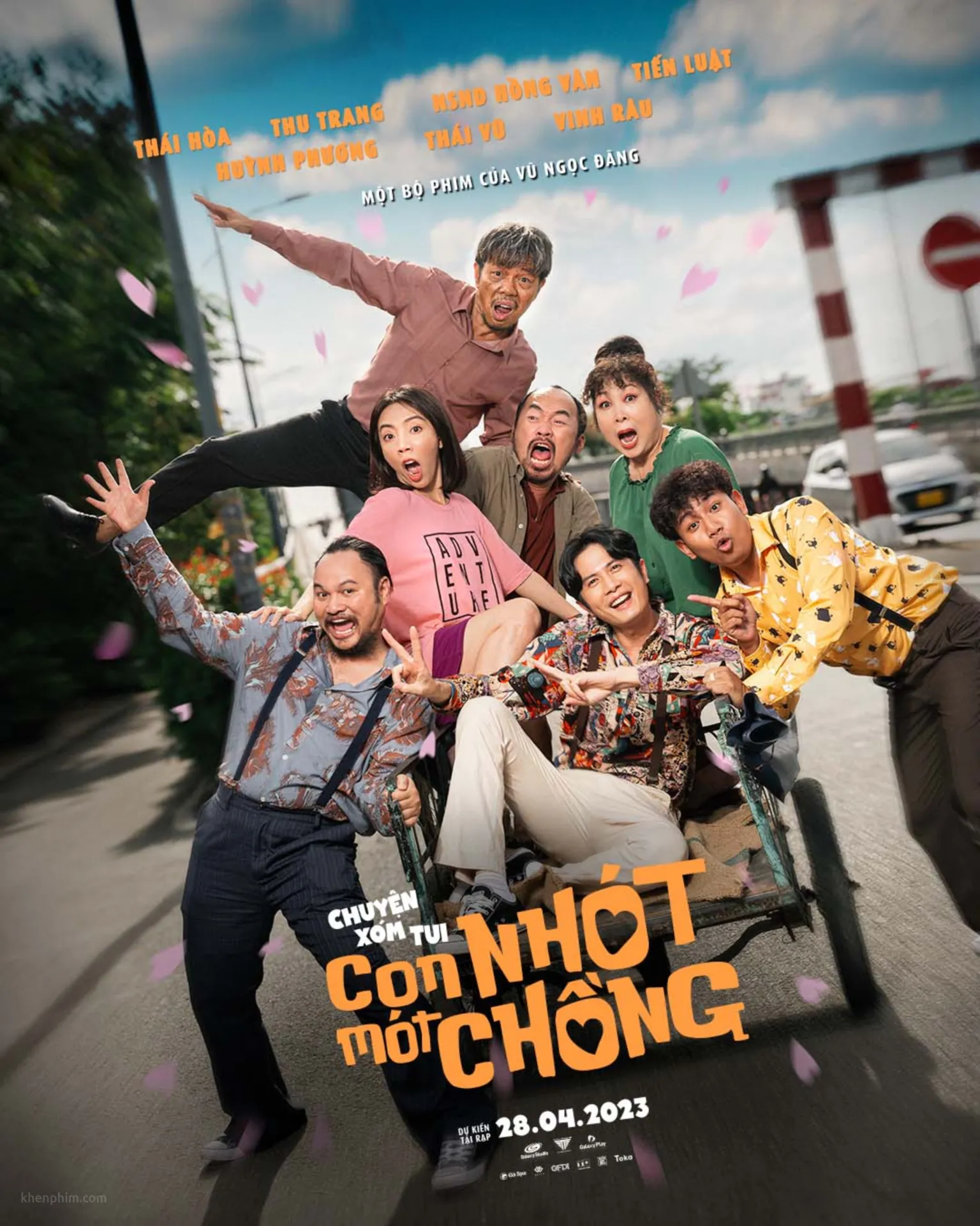 Review phim Con Nhót Mót Chồng: Hài hước nhưng không kém phần cảm động ...