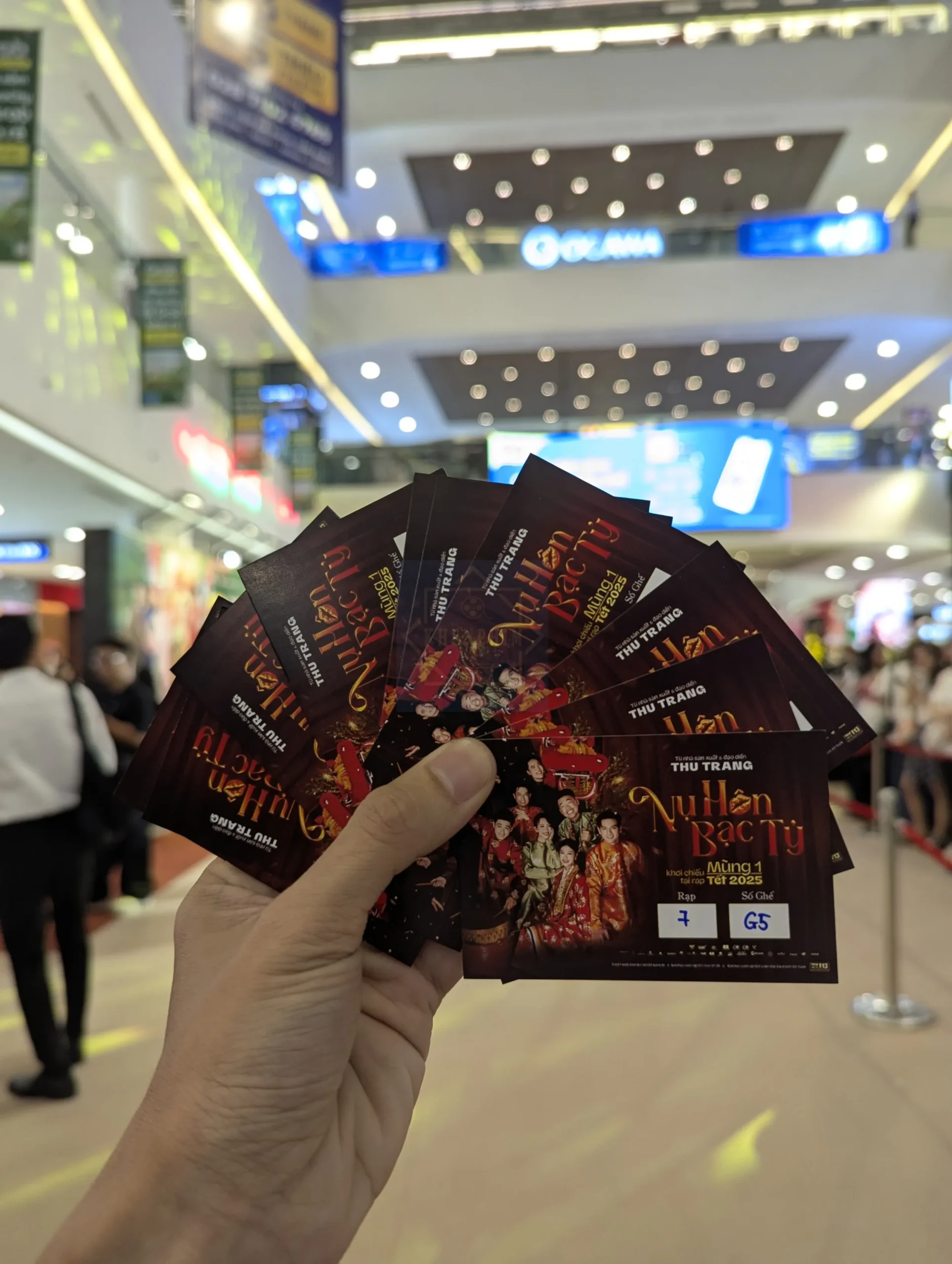 Review phim Nụ Hôn Bạc Tỷ - Một phim Tết trọn vẹn, nhất định phải coi — Khen Phim