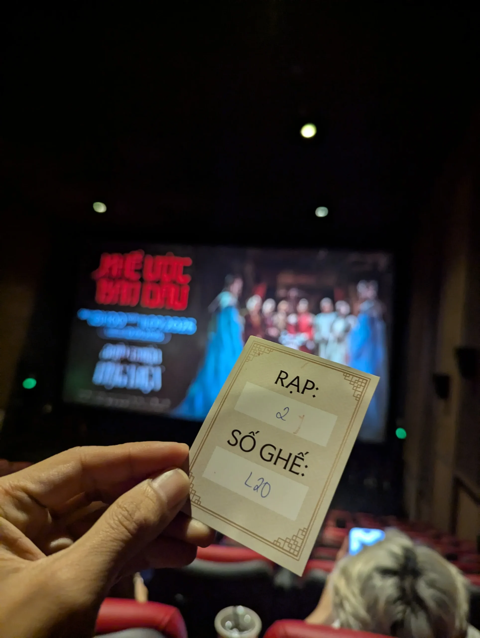 Review phim Khế Ước Bán Dâu - Nửa đầu chậm rãi, nửa sau dồn dập đến ...